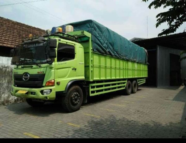 Pengiriman Gerobak Bangunan Sorong untuk Proyek Bangunan